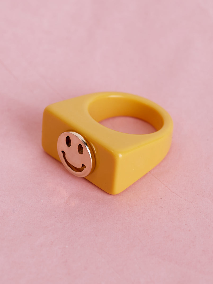 Happy Face Rectangle Ring– Female Form